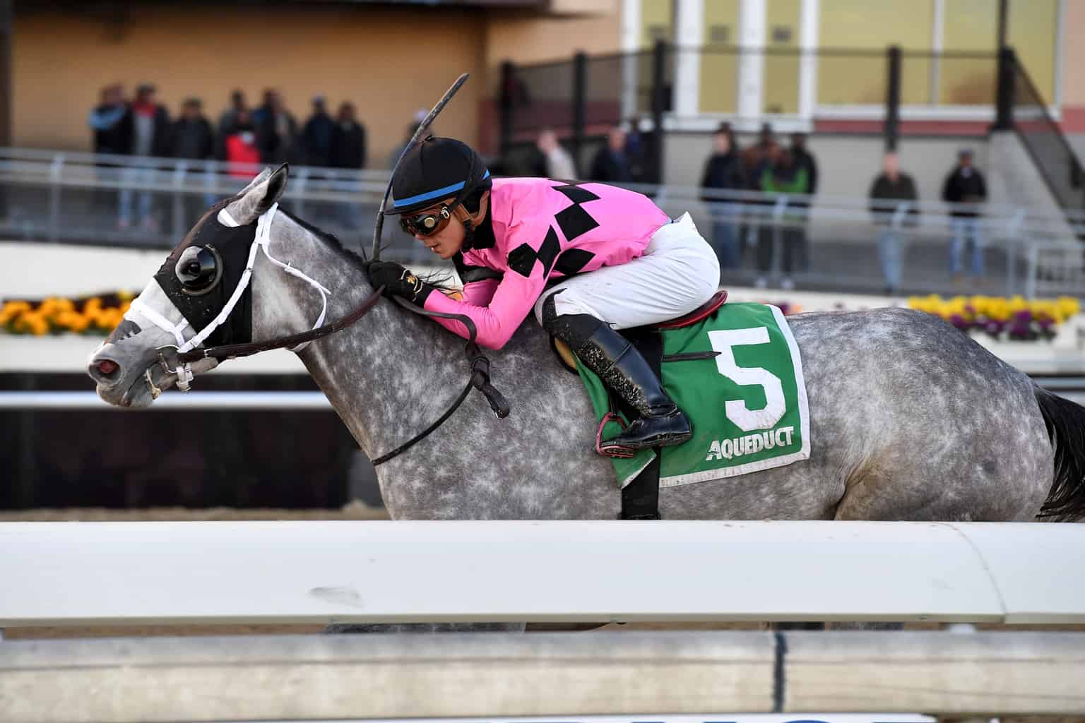 Actress Takes Top Honors In G3 Comely